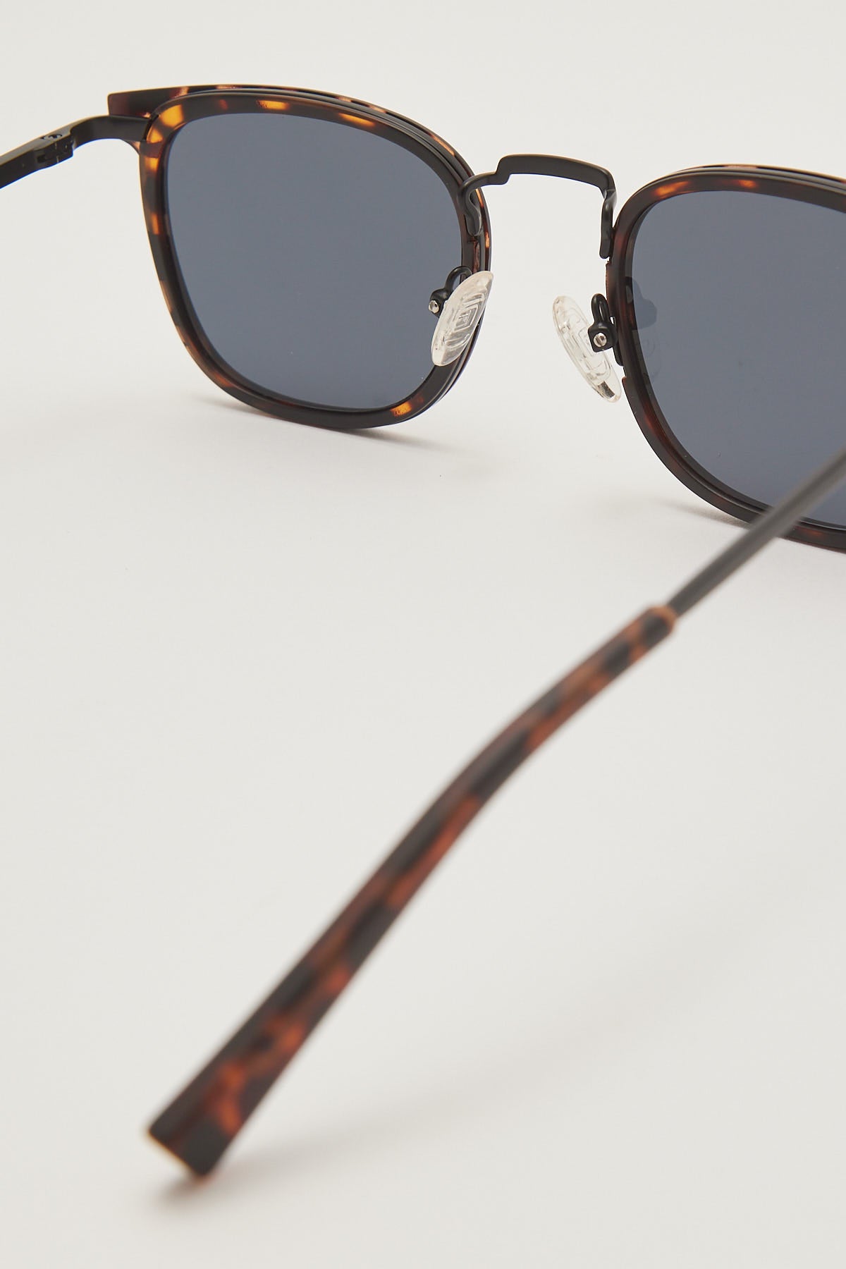 Le Specs – Universal Store