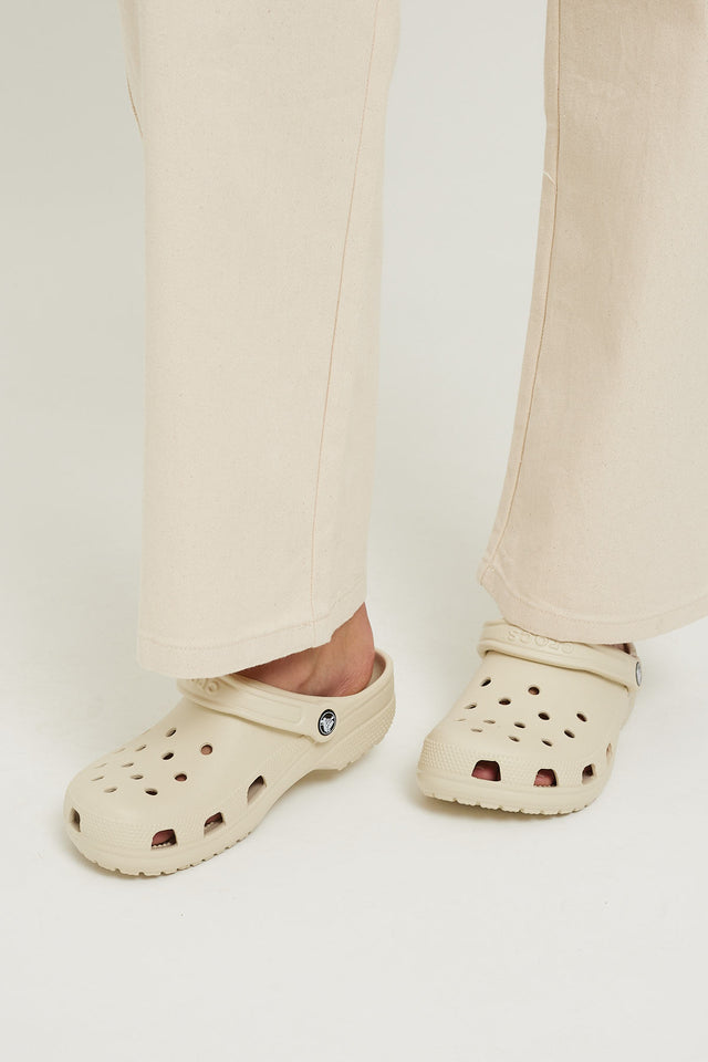 Crocs Classic Bone – Universal Store