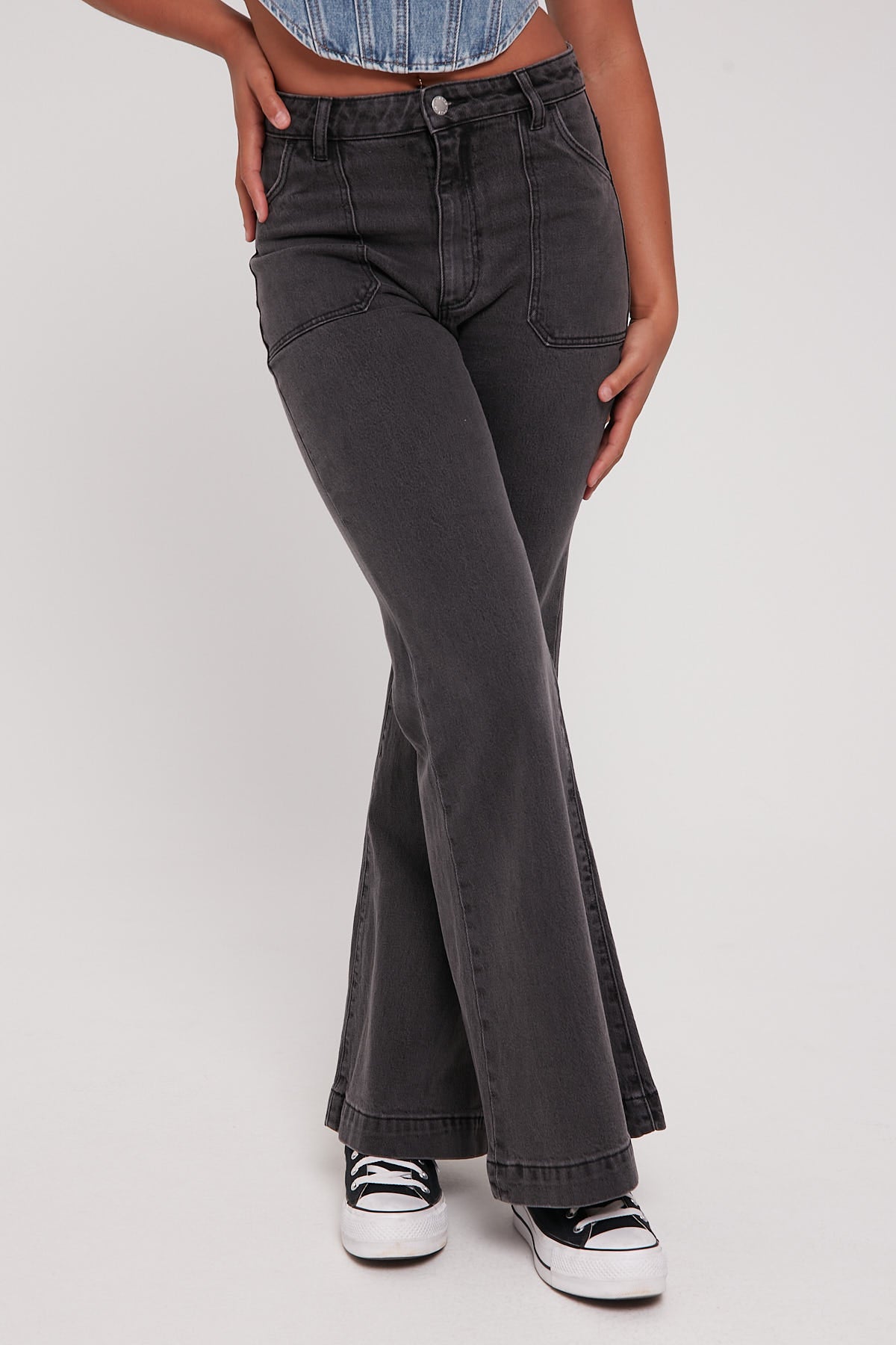 Women's Flared Jeans – Universal Store