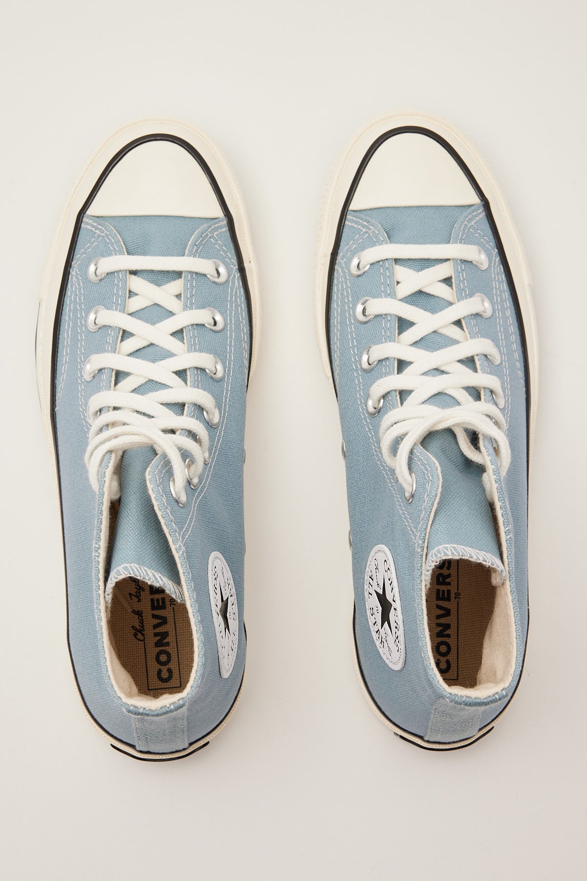 Sneakers – Universal Store