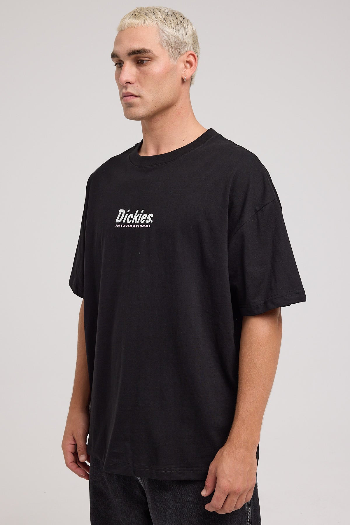 Men's Graphic Tees | Oversized & Boxy-Fit T-Shirts – Universal Store