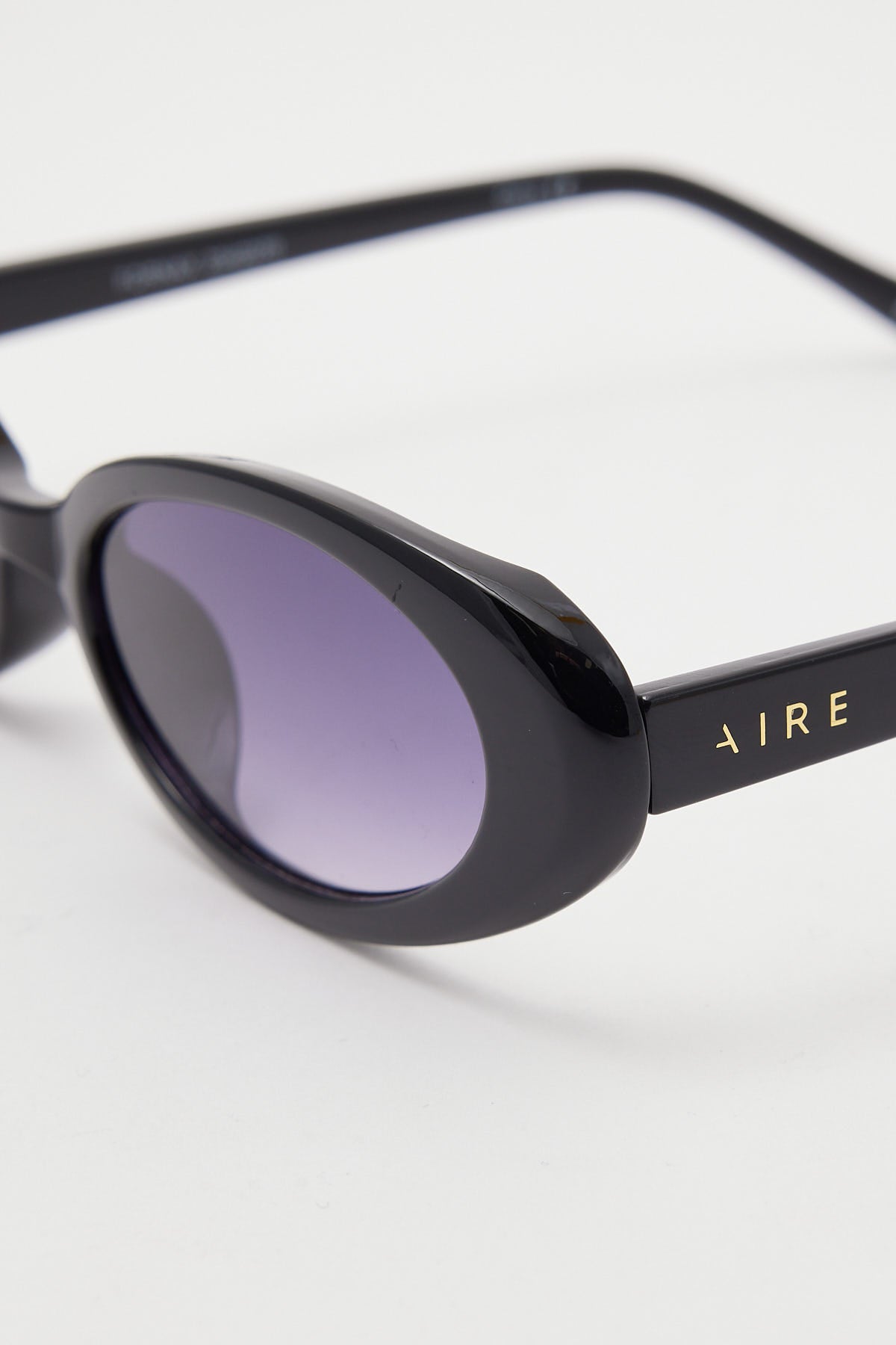 Aire – Universal Store
