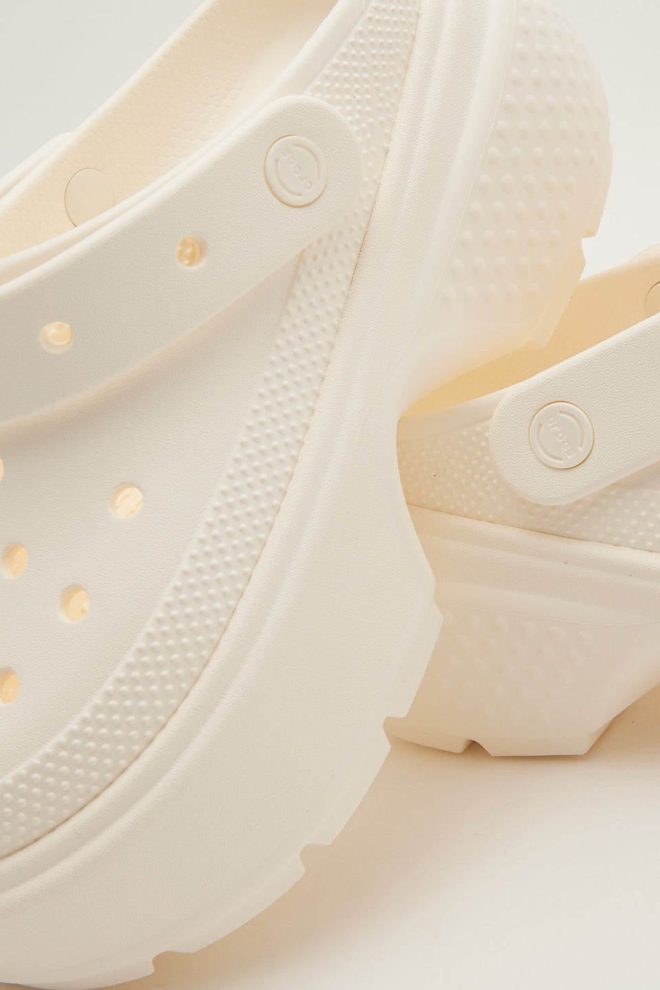 Crocs Stomp Clog Chalk – Universal Store