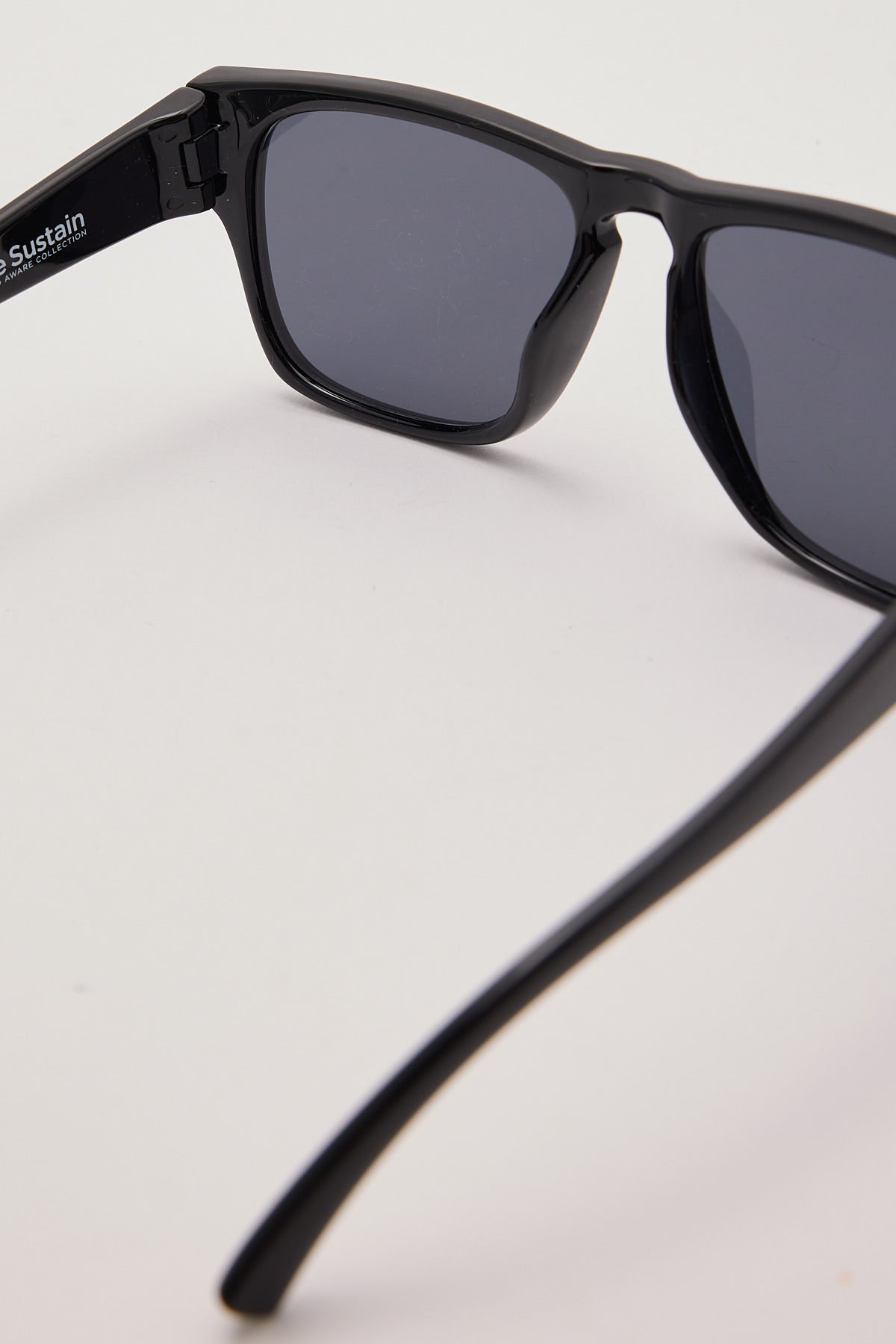Le Specs – Universal Store