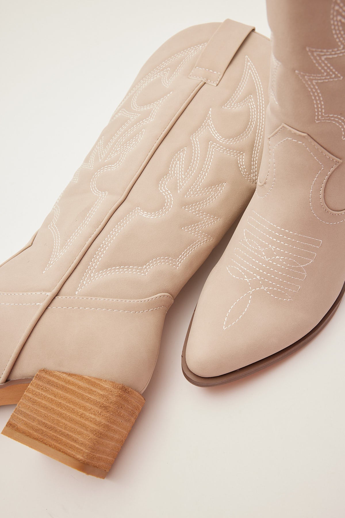 Boots – Universal Store