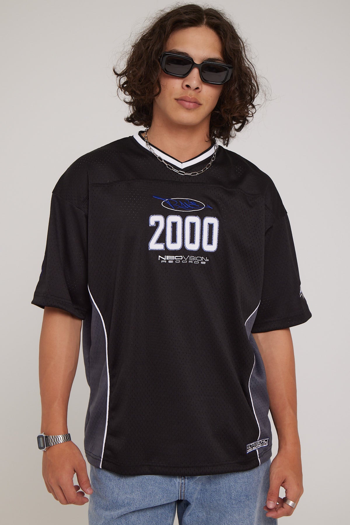 Neovision Clothing & Accessories – Universal Store