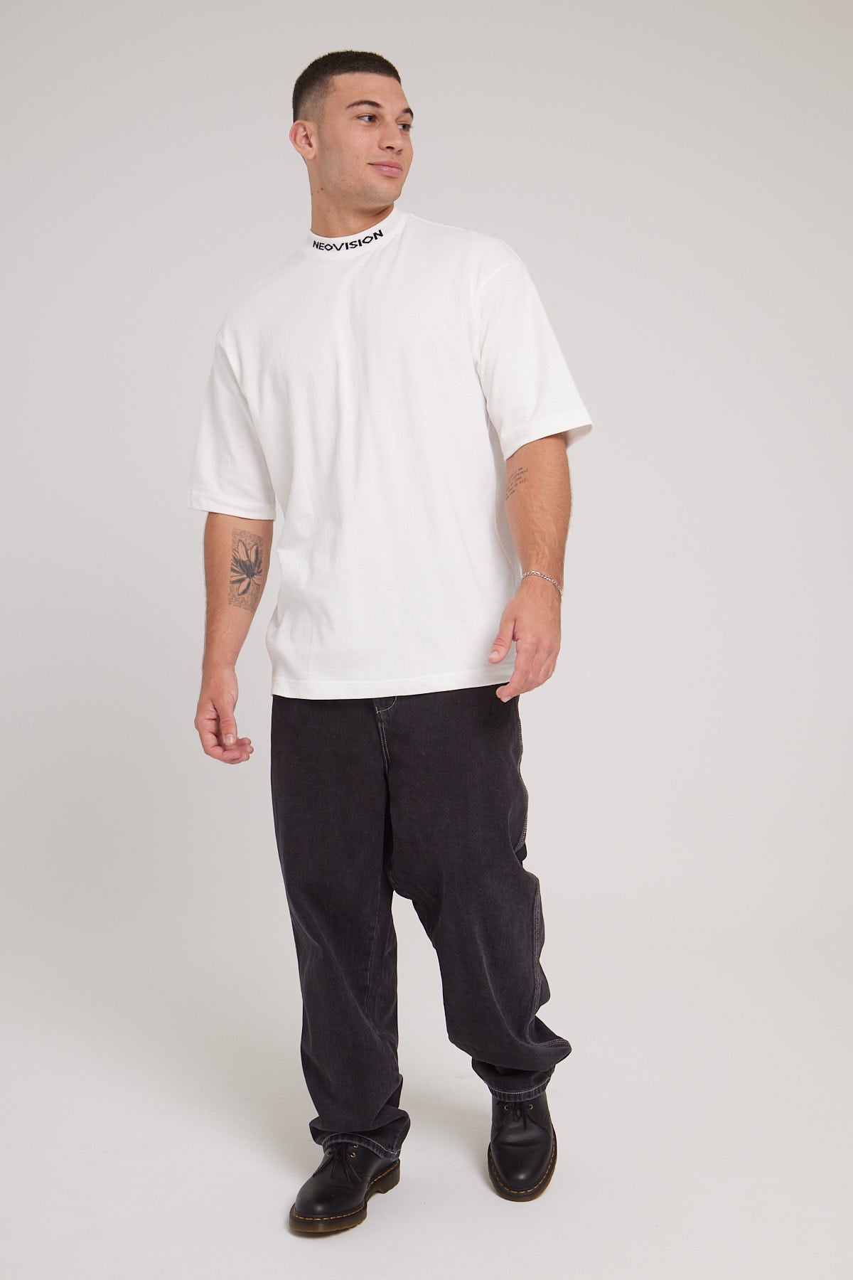 Buy Women's White Tees – Universal Store