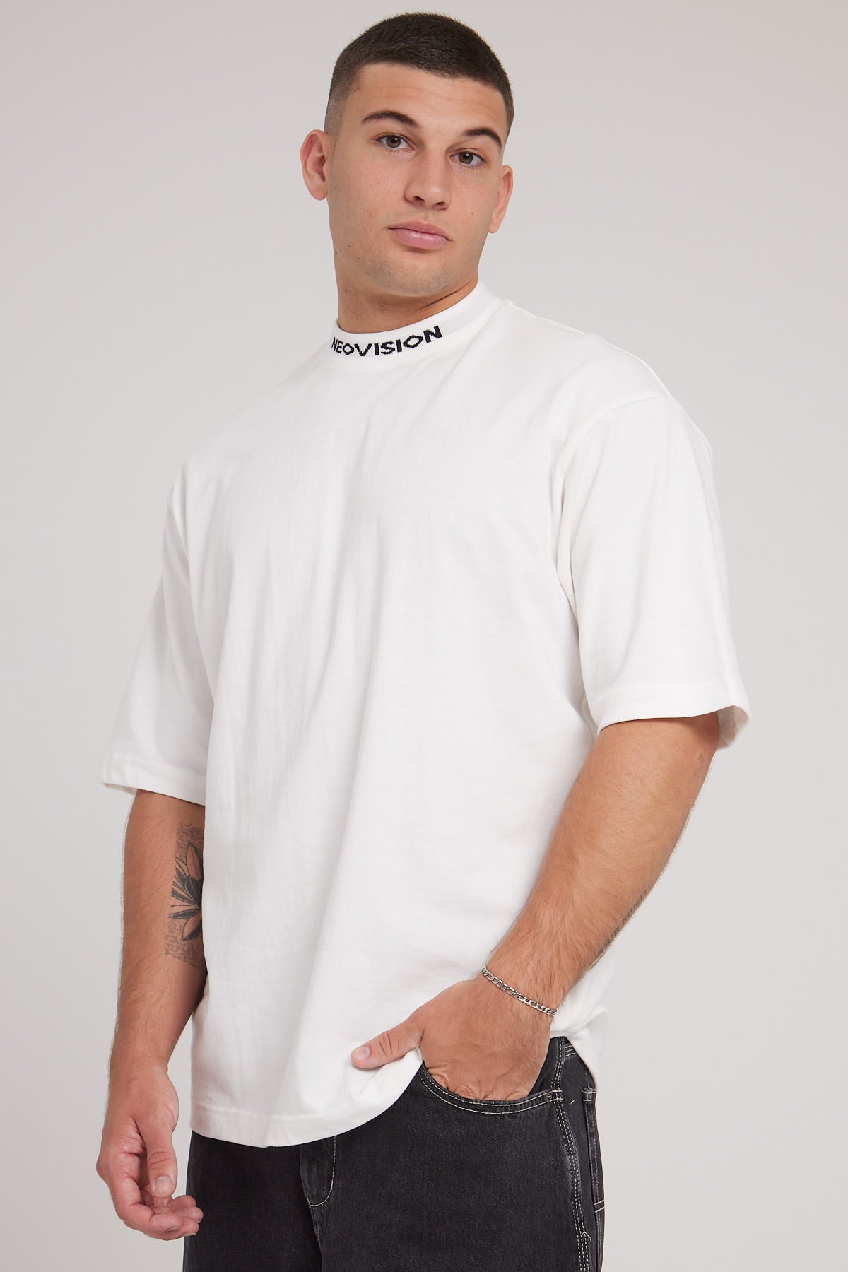 Men's Graphic Tees | Oversized & Boxy-Fit T-Shirts – Universal Store