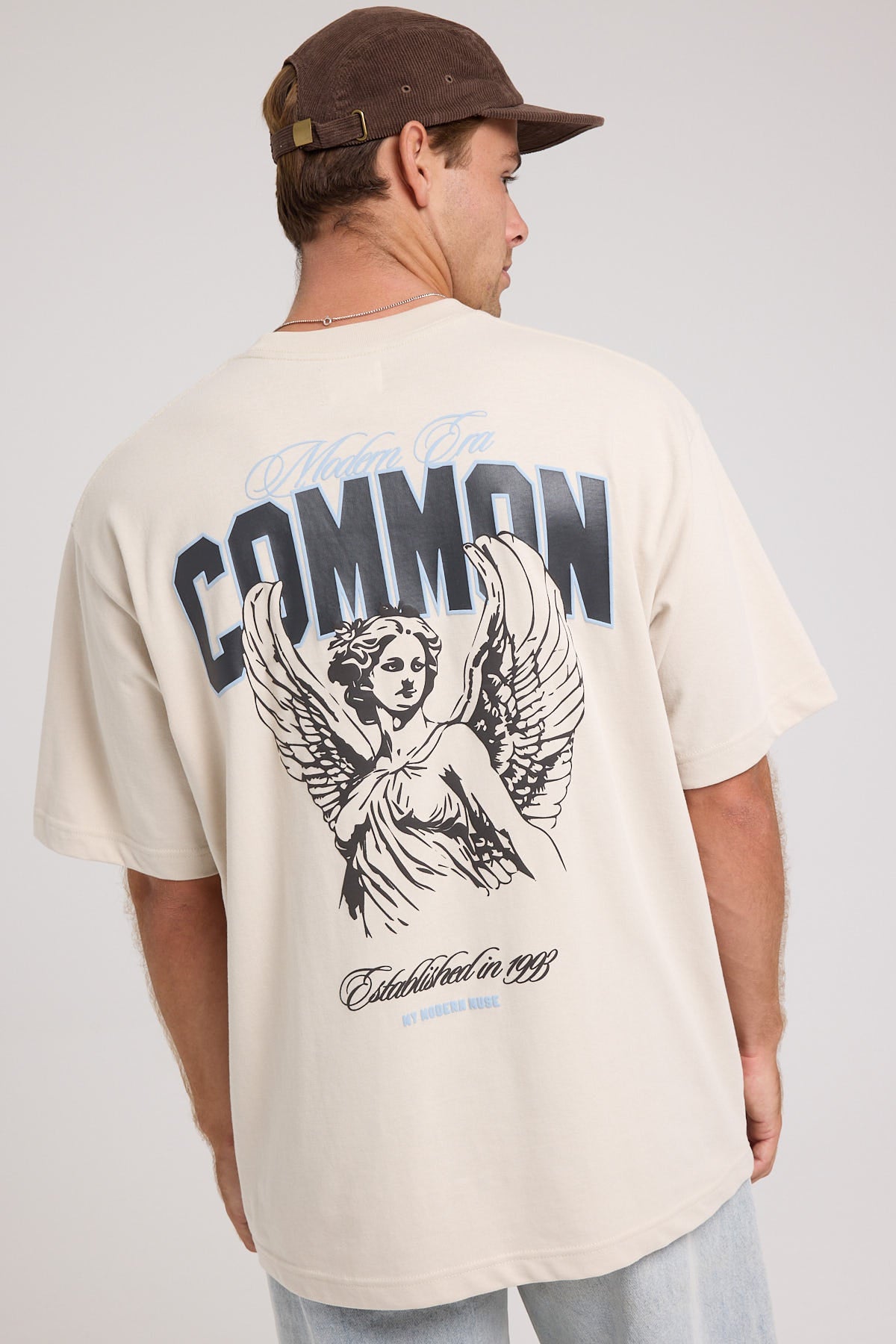 SHOP WOMENS TOPS – Universal Store