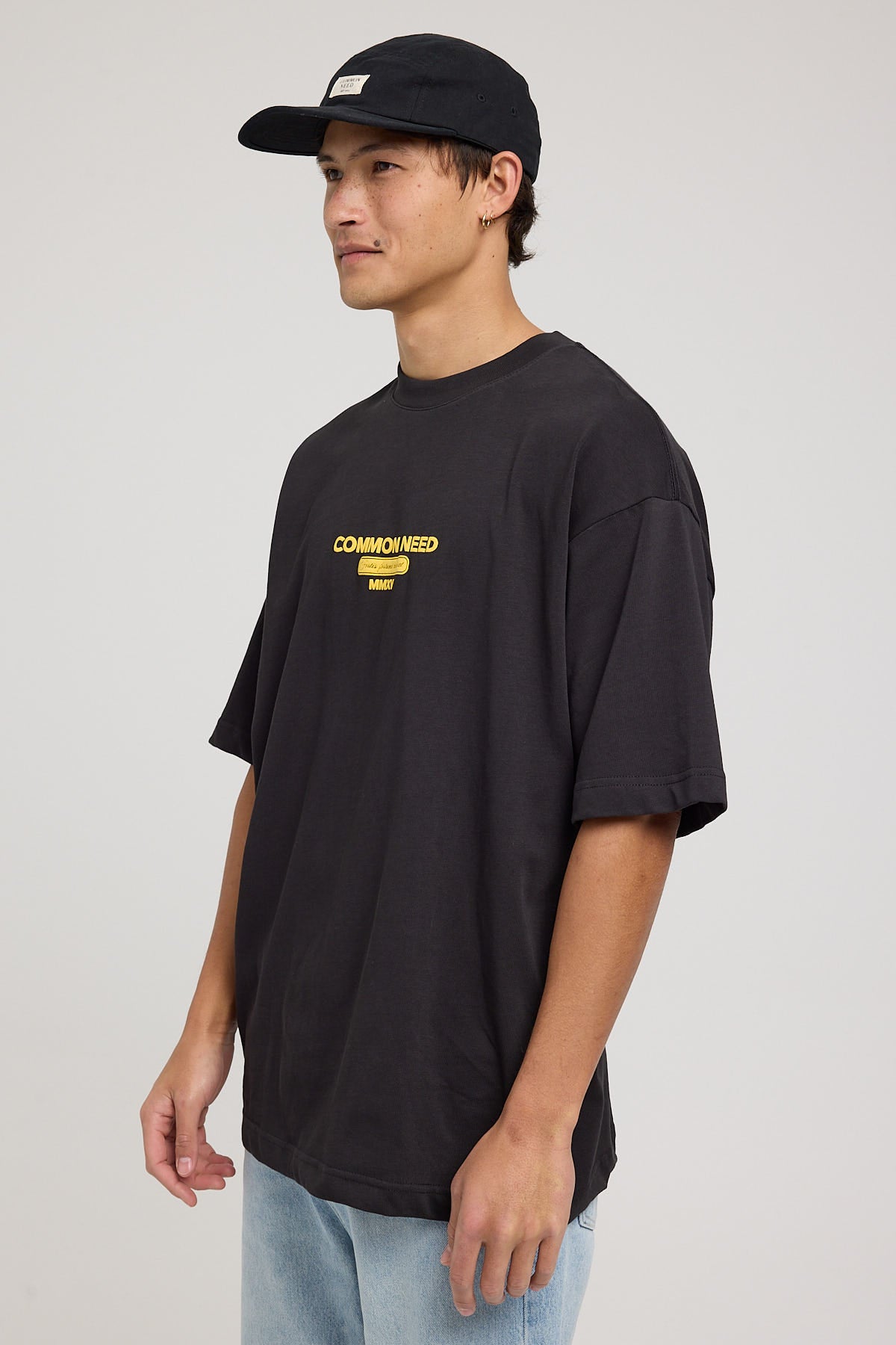 Men's Graphic Tees | Oversized & Boxy-Fit T-Shirts – Universal Store