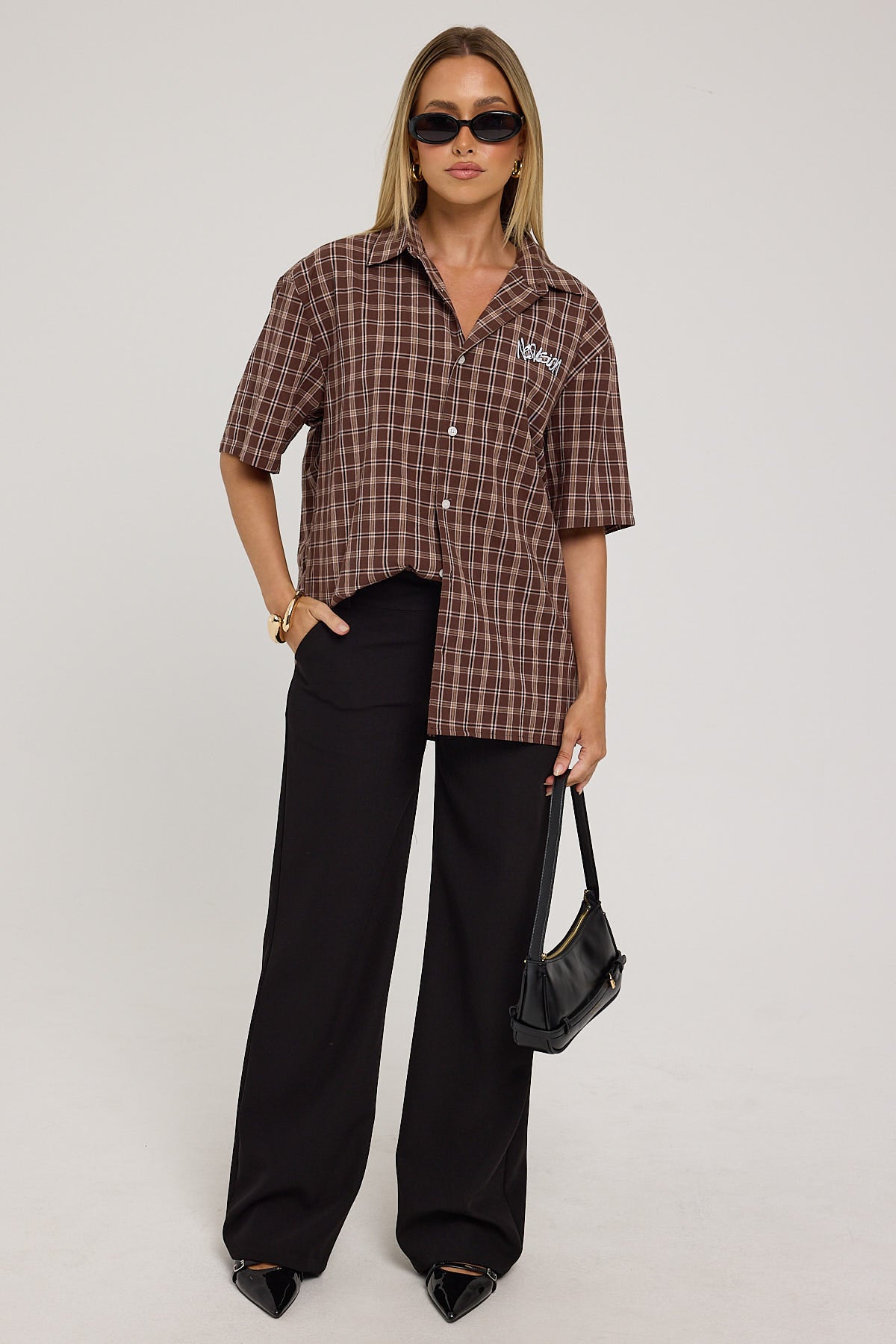 Neovision Clothing & Accessories – Universal Store