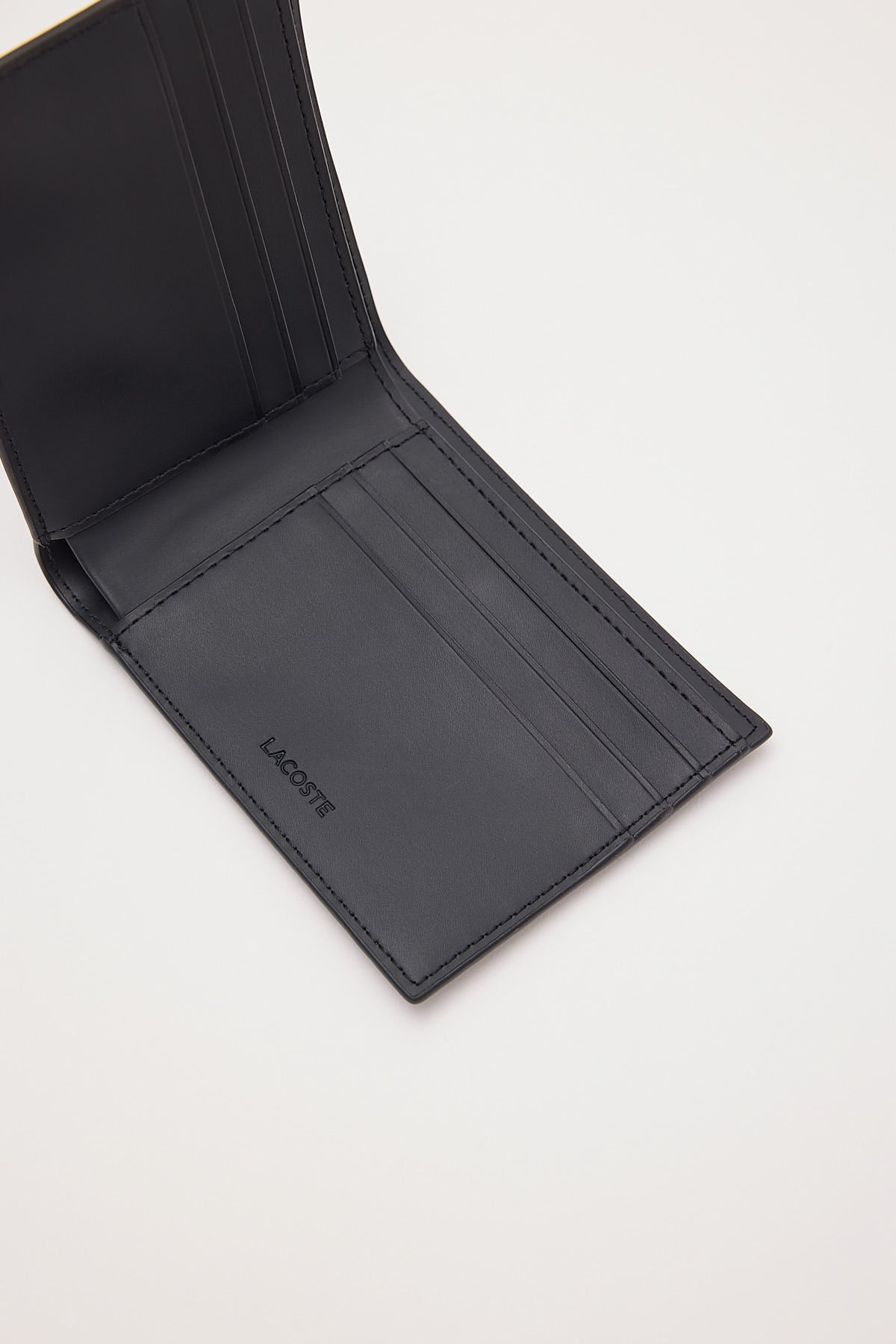Lacoste – Universal Store